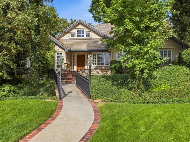 4671 S Wander Ln E, Holladay, UT 84117