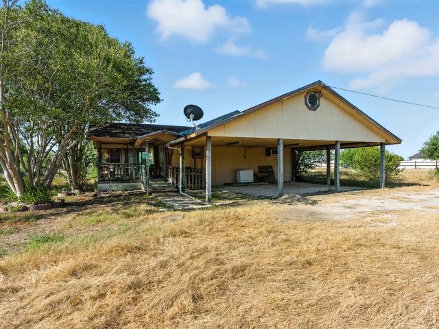 4672 Rakowitz Rd, Adkins, TX 78101 | MLS #86886 | Compass