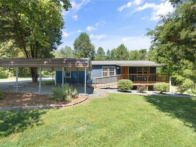 4673 Hyatt Dr, Winston Salem, NC 27101