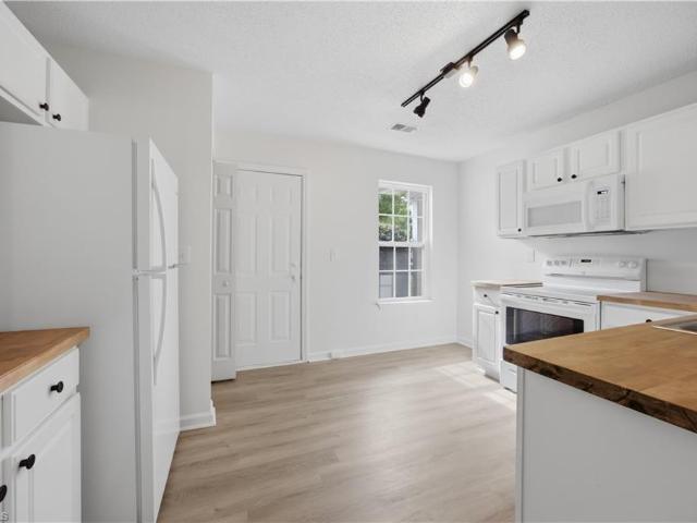 467 Bedford Knoll Drive