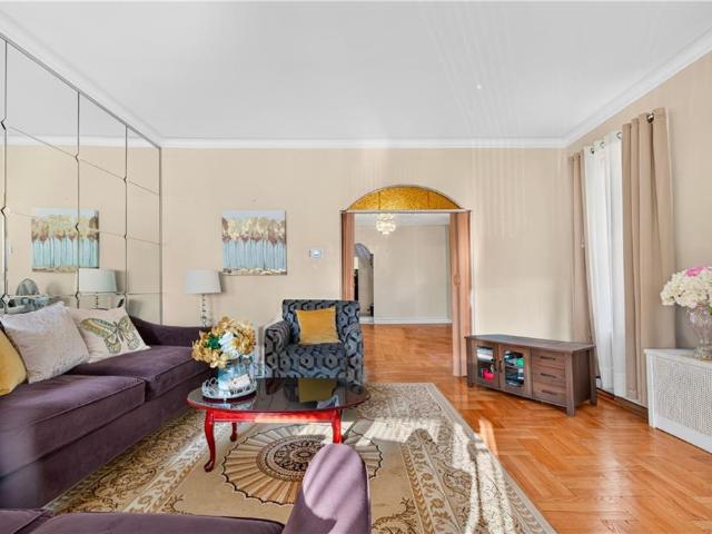 467 E 54th Street