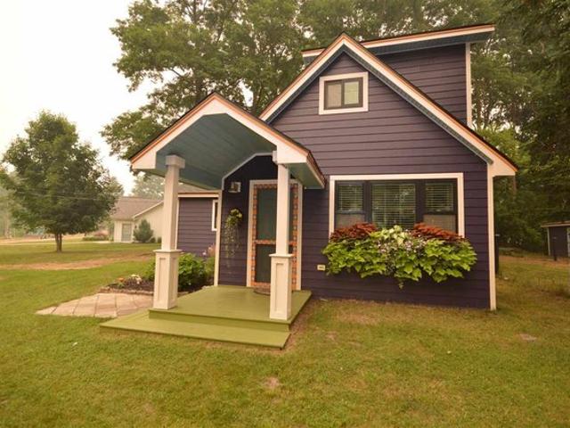 467 Hemlock St, Boyne City, MI 49712
