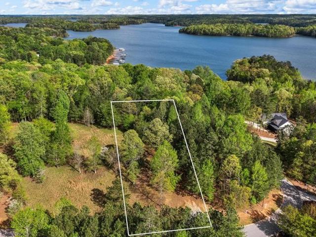 467 Overlook Dr, Fair Play, SC 29643