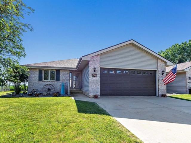 467 Longwood Ln, Wrightstown, WI 54180