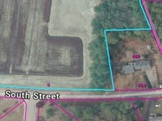 467 South St, Hanson, MA 02341