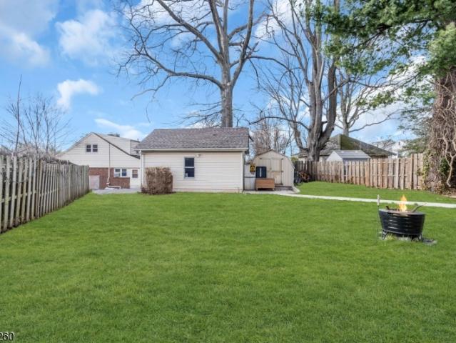 467 Summit Ave
