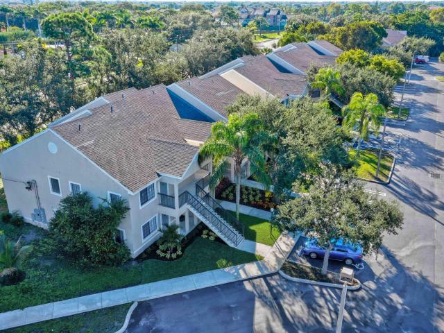 4685 Haverhill Rd, Unit A8, West Palm Beach, FL 33417 | MLS #R11155 | Compass