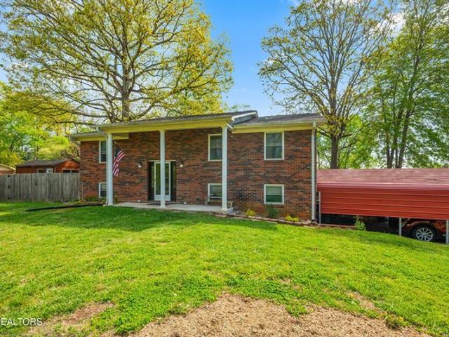 4685 Robinhood Cir, Strawberry Plains, TN 37871