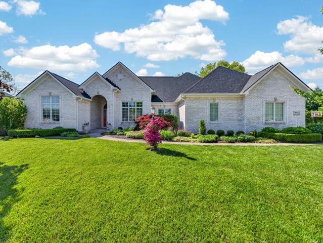 4685 Waters Edge Way, Greenwood, IN 46143