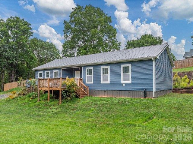 4687 Old Clyde Rd, Clyde, NC 28721