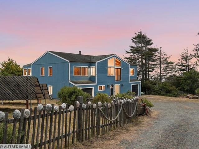 46801 Iversen Dr, Gualala, CA 95445