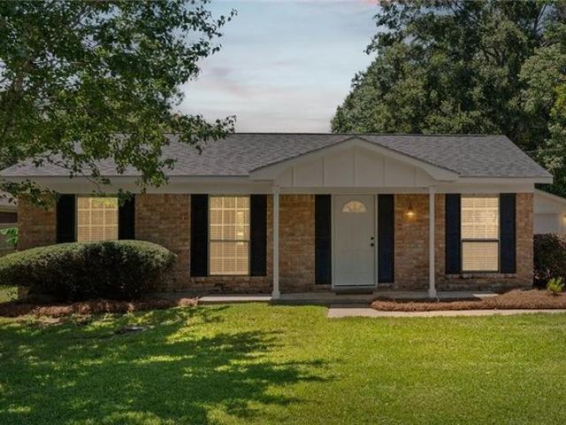 4680 Clarendon Dr, Mobile, AL 36619