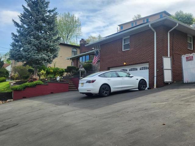 468 Oak Street
