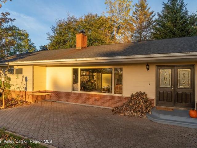 468 Old Post Rd, Ghent, NY 12075