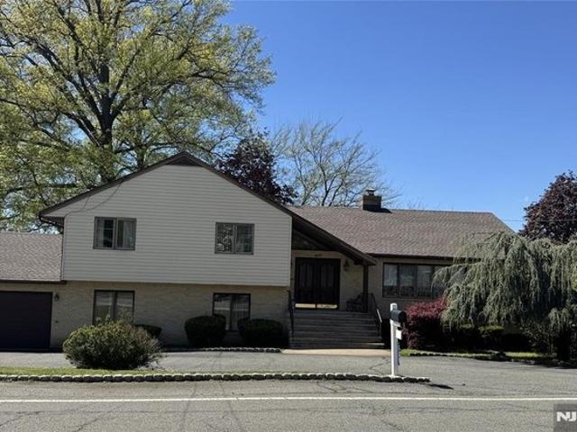 468 Lackawanna Ave, Woodland Park, NJ 07424