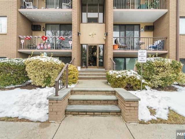468 Liberty St Unit 101, Little Ferry, NJ 07643