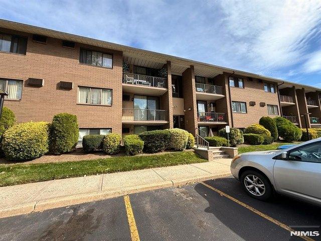 468 Liberty St Unit 201, Little Ferry, NJ 07643