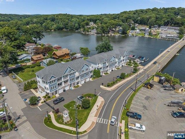 468 River Styx Rd, Hopatcong, NJ 07843
