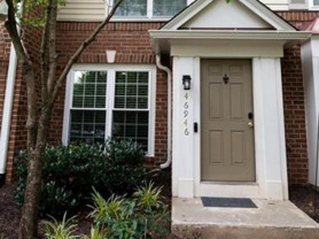 46946 Courtyard Sq, Sterling, VA 20164