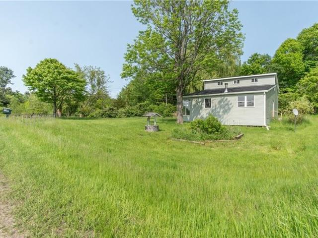 46946 Dingman Point Rd, Alexandria Bay, NY 13607