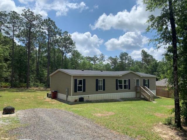 4695 Haybarn Rd Rd, Holt, FL 32564