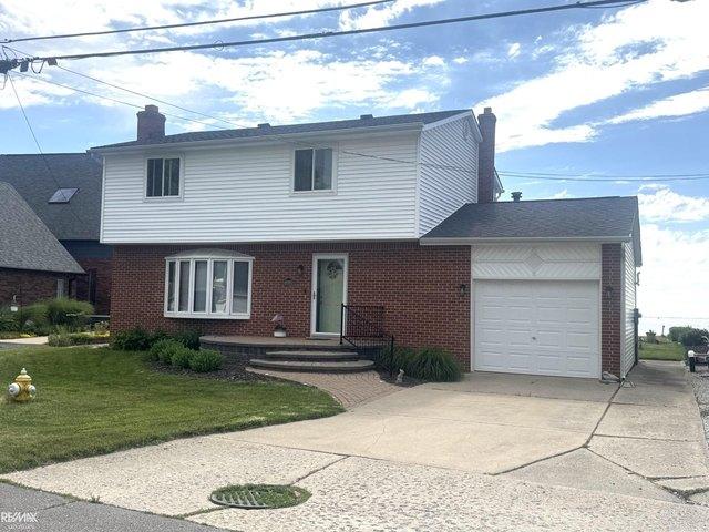 46960 Jans Dr, Chesterfield, MI 48047