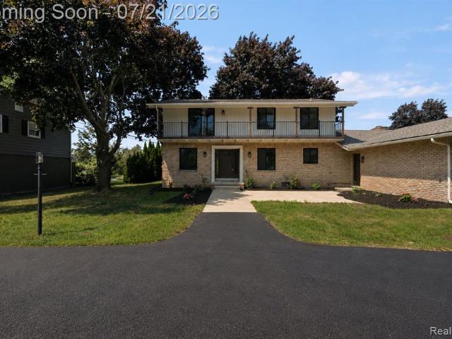 4696 Walnut Lake Road