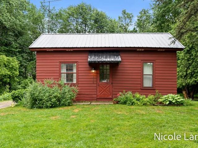 4696 16 Mile Rd NE, Cedar Springs, MI 49319
