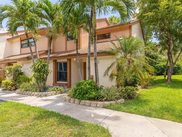 4690 NW 30th St, Coconut Creek, FL 33063