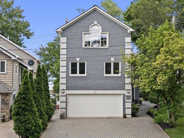 4691 Mapleview Ave, West Bloomfield, MI 48324
