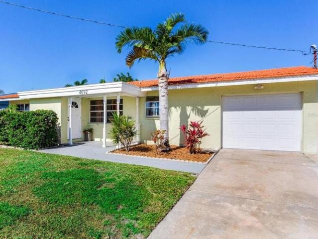 4692 Dover St NE, Saint Petersburg, FL 33703