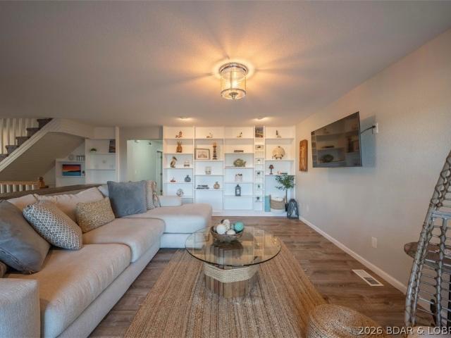 4692 Lakehurst Circle
