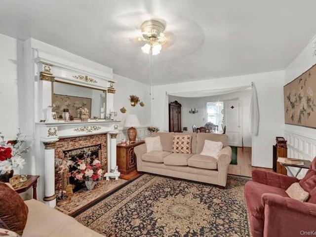 469 47th St, Brooklyn, NY 11220