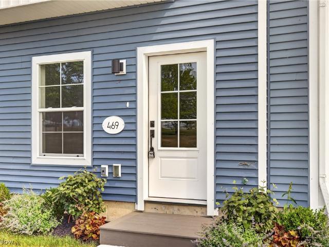 469 Harbor Lane