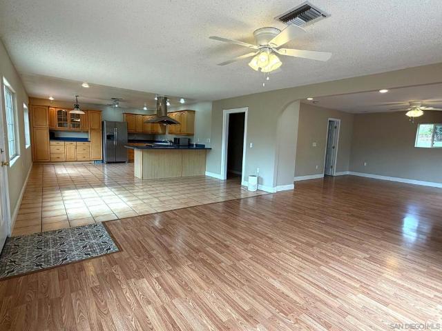 469 Lado De Loma Dr