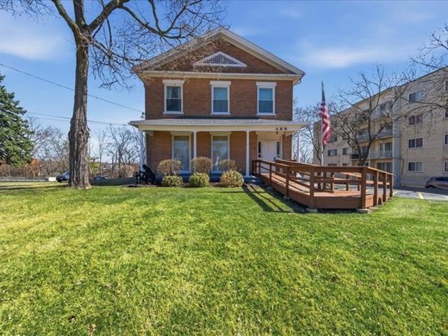 469 N Lake St, Aurora, IL 60506