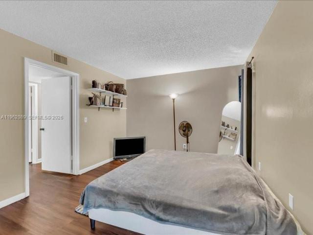 469 N Pine Island Rd, Unit B305, Plantation, FL 33324 | MLS #A11962