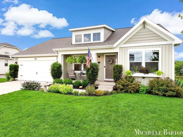 469 Seneca Ridge Dr, Middleville, MI 49333