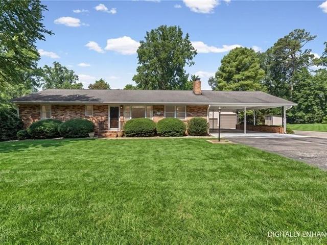 469 Sunset Dr, Winston Salem, NC 27107