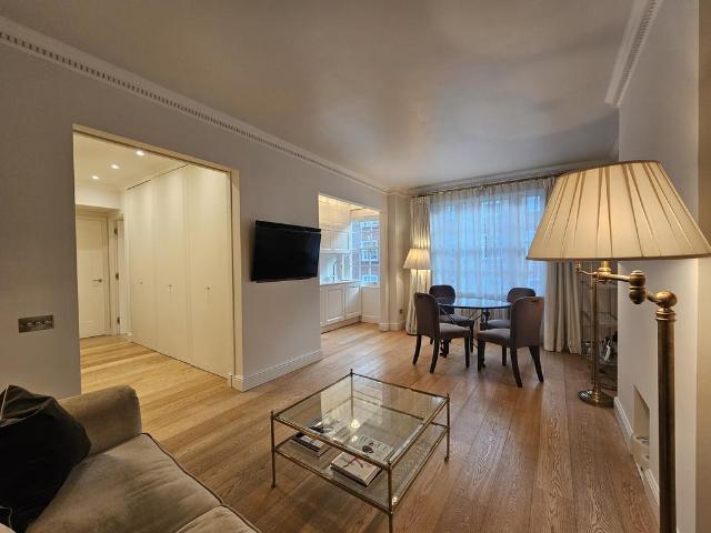 46 Upper Grosvenor St, London, W1K 2 bed flat to rent £6,000 pcm £1,385 pw