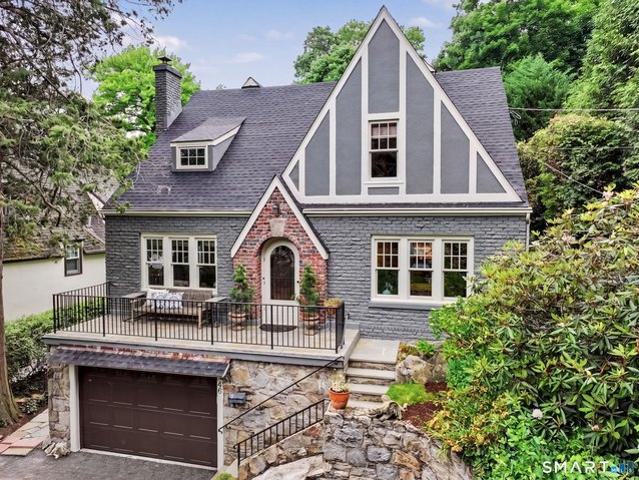 46 Valleywood Rd, Greenwich, CT 06807