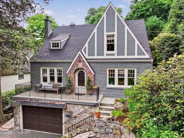 46 Valleywood Rd, Greenwich, CT 06830