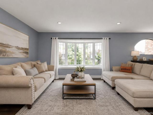 46 Valley Lane E