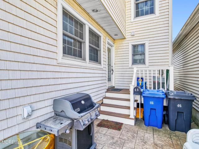 46 W Rutherford Lane