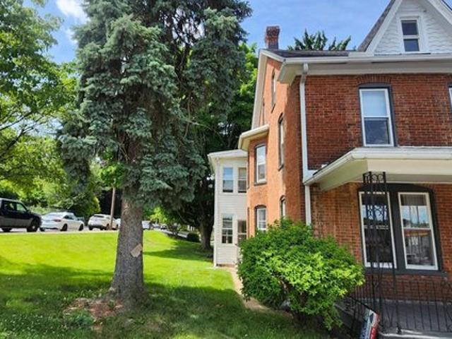 46 W Third St, Waynesboro, PA 17268