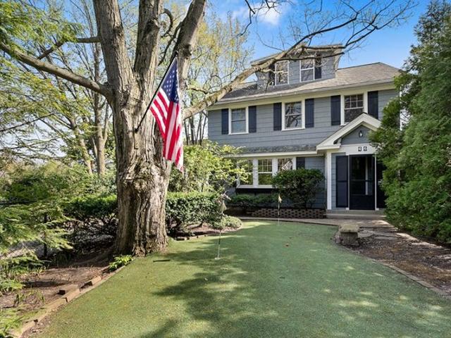 46 Washington Cir, Lake Forest, IL 60045