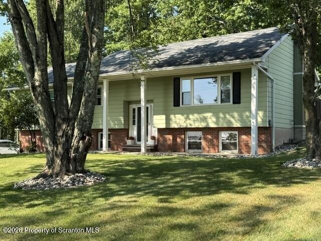 46 White Birch Rd, Dalton, PA 18414