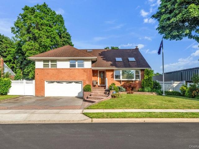 46 Audrey Rd, Westbury, NY 11590