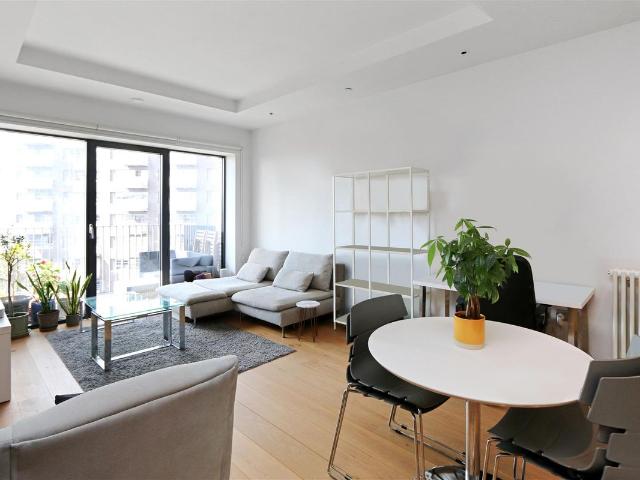 46 Botanic Square, London E14, 1 bed flat to rent, £2,400 pcm | PrimeLocation