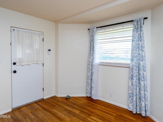 46 black knob view